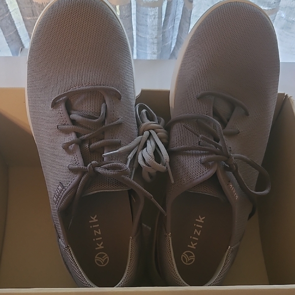 Shoes | Nwt Kizik Gray Sneakers With Minimalist Design And Laceup Style ...